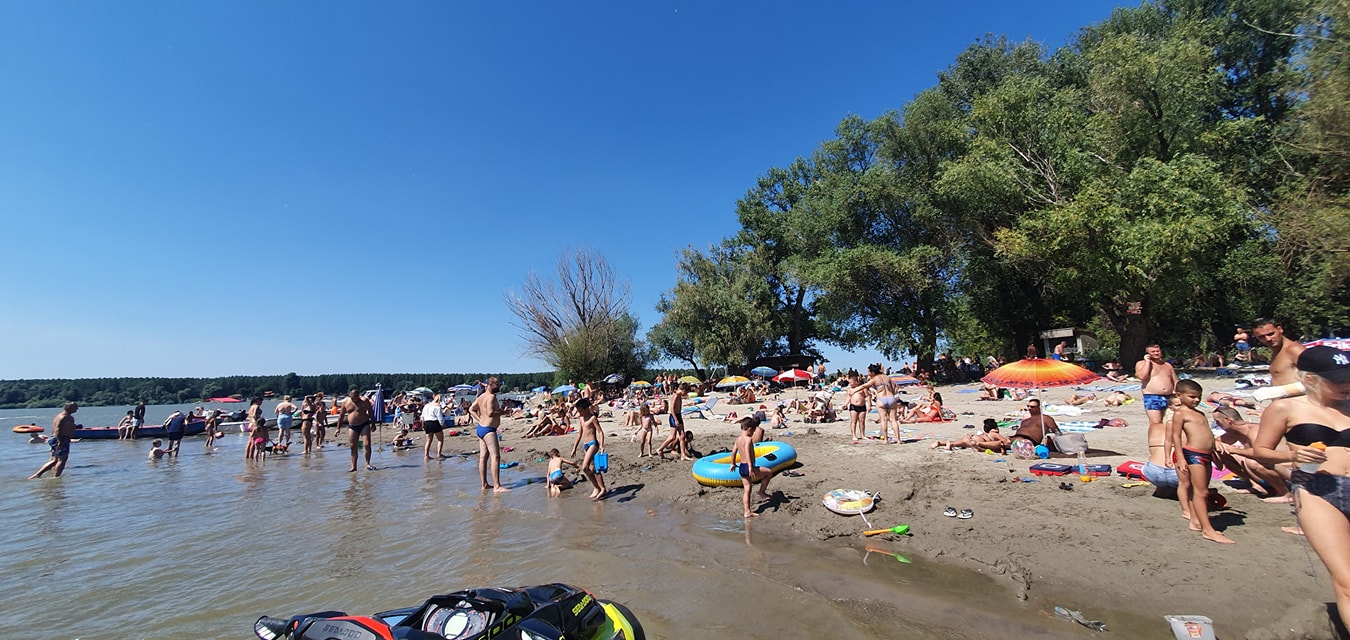 Bela stena na Dunavu i ovog leta spas je od vrućina - ecofeminizam